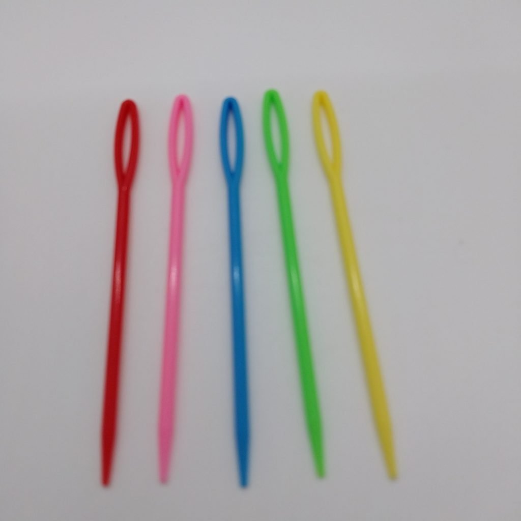 Plastic Needles (5 needles in a pack) – YarnThings TT